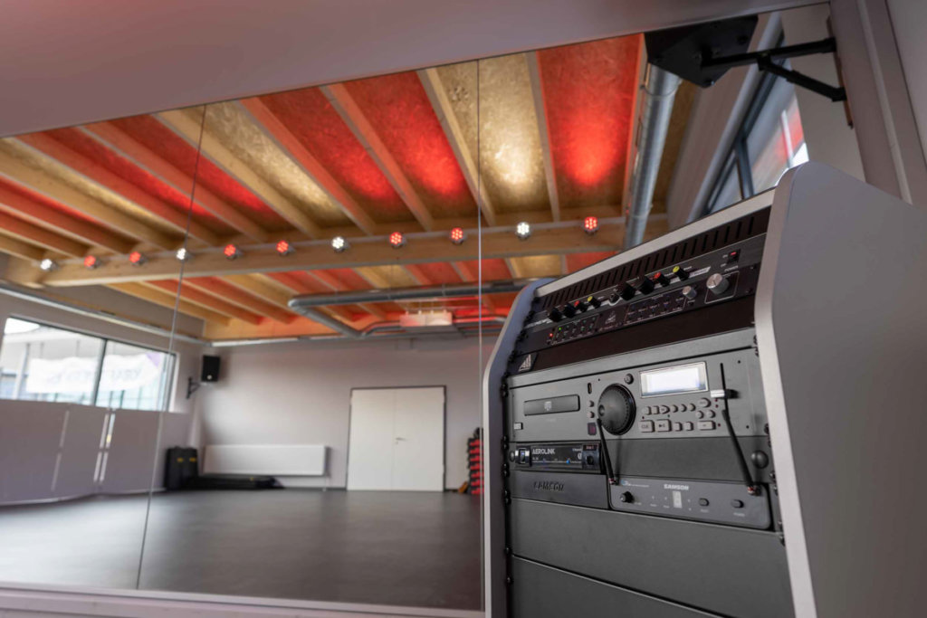 Musikanlage komplett für Kursraum 120 m² | Aschenbach TechnikDesign